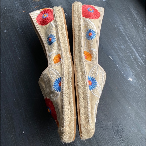 Vintage | Shoes | Vintage Colorful Floral Embroidered Espadrilles ...